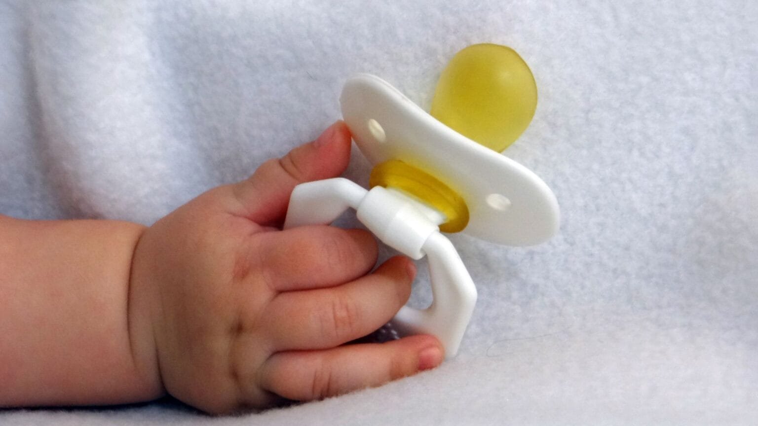 Melhor Chupeta para Bebês Recém-nascidos: Guia Completo - Materníssima